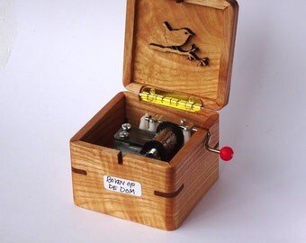 Hand crank music box | Etsy