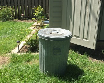 Vintage garbage can | Etsy