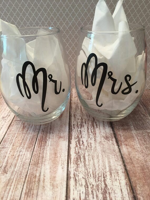 Mr And Mrs Stemless Wine Glass Set Mr And Mrs Mr And