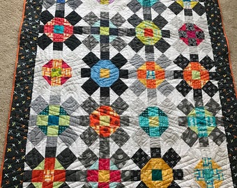 Labyrinth quilt | Etsy