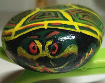 Painted rock turtle | Etsy