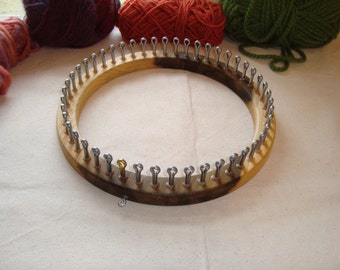 Makers of Fine Quality Looms & Unique Loom Hooks by CottageLooms