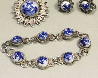 Delft earrings | Etsy