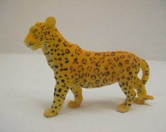 Cheetah figurines | Etsy