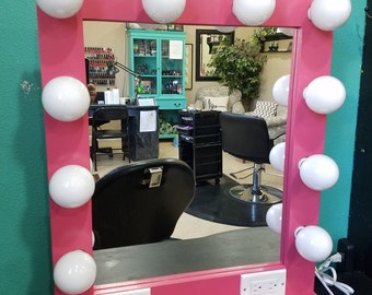 Hand made Hollywood style lighted mirrors by GlamourMirrors