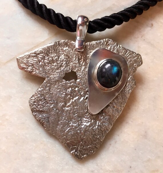 JEWELRY: RETICULATED STERLING Silver Pendant Necklace with