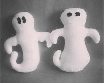 Ghost plushie | Etsy