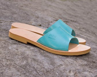 Unique style handmade leather sandals and leather goods by Calpas