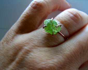 Green stone ring | Etsy