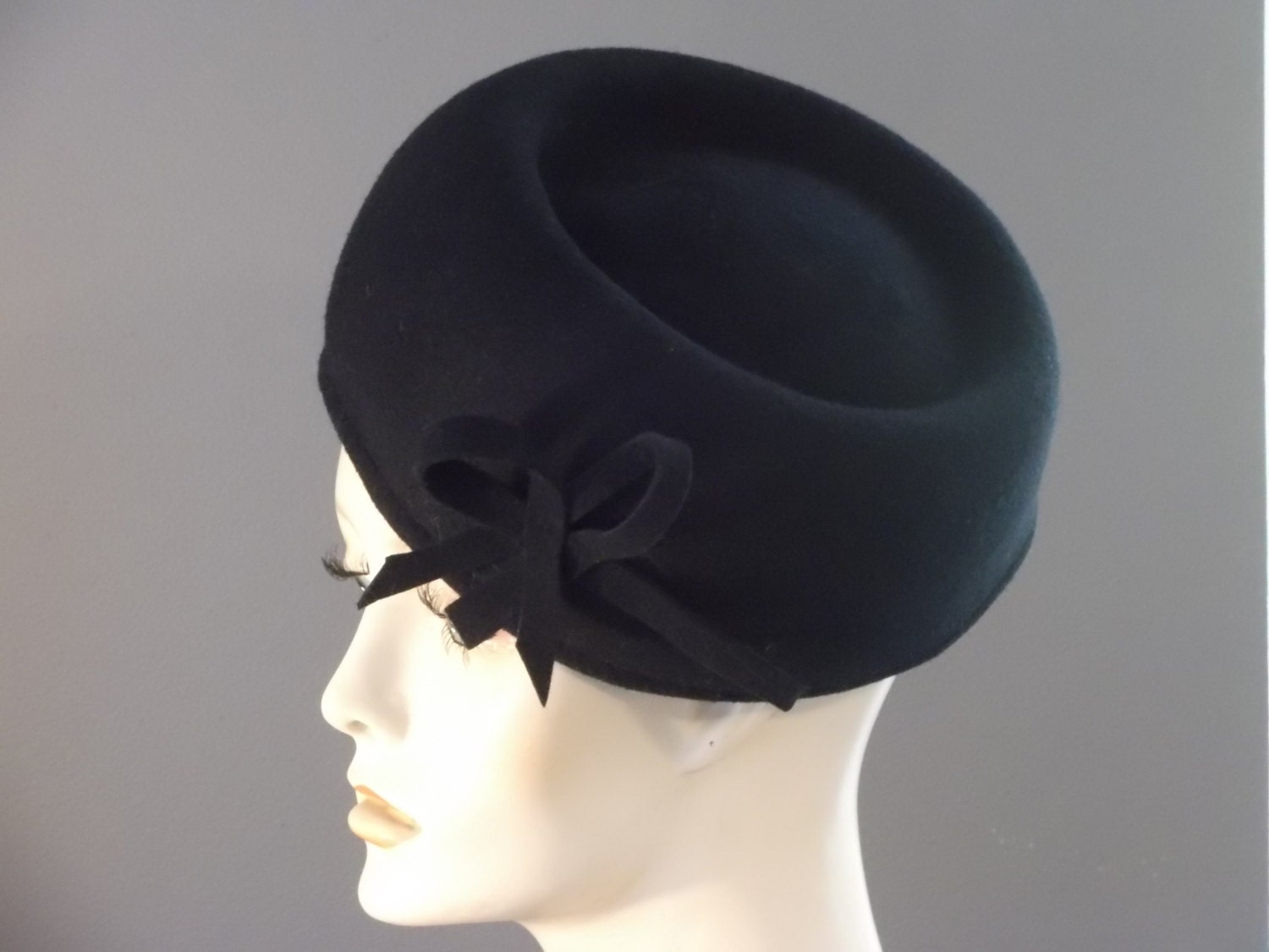Navy felt hat womans toque vintage style beret large size