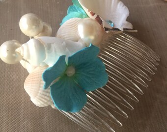 Items similar to Bridal Comb of Sea Shells & Pearls- Beach Wedding Hair ...