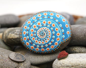 Hand painted stones | Etsy