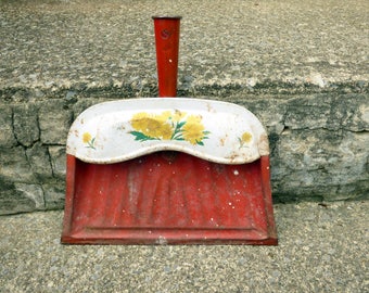 Vintage dust pan | Etsy