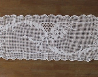 Crochet table runner | Etsy