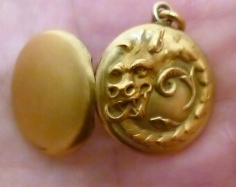 Dragon locket | Etsy