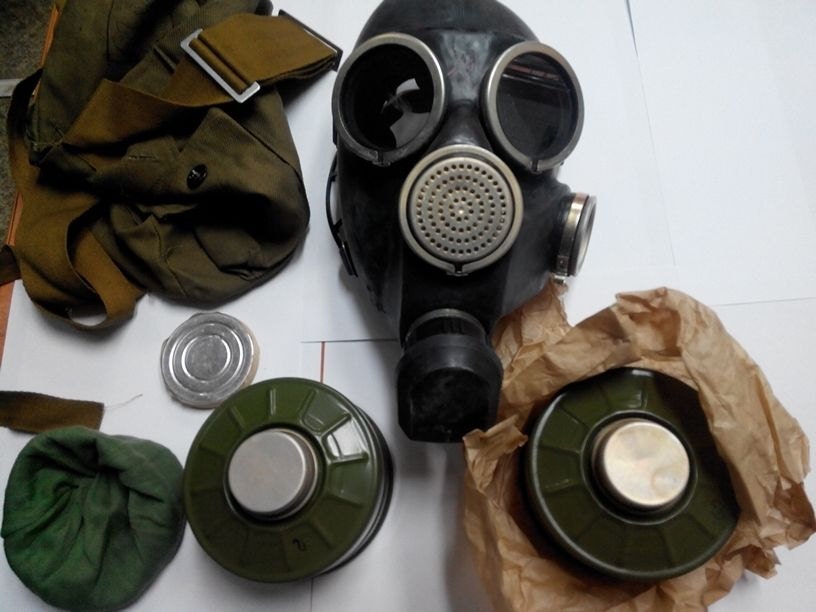 Soviet Russian Military Gas mask GP 7 ... Scary gas mask ...