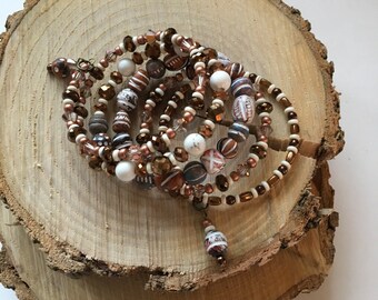 Items similar to Beaded memory wire bracelet on Etsy
