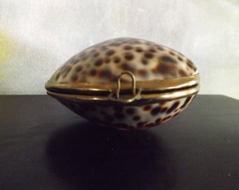 Shell ring box | Etsy