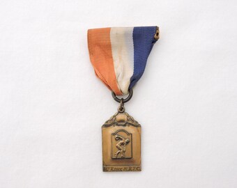 Discus thrower | Etsy