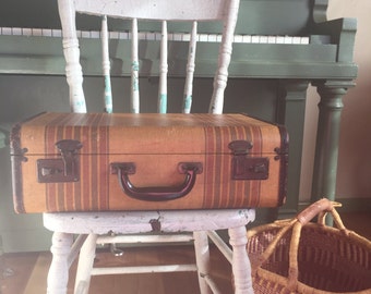Vintage suitcase | Etsy