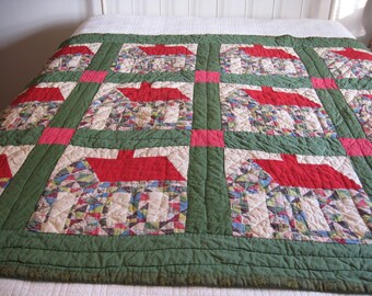 Schoolhouse quilt | Etsy