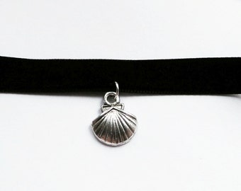 Black seashells | Etsy