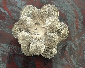 Items similar to Silver Flower Pin on Etsy