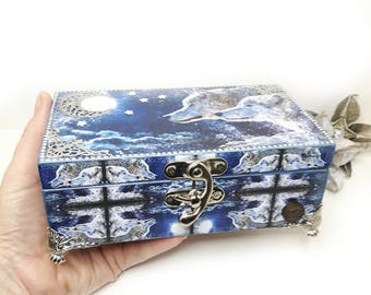 Wolf jewelry box | Etsy