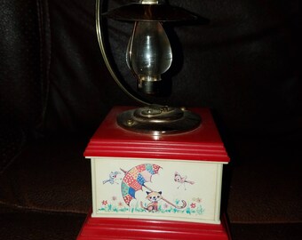 Vintage 7 UP CAN music box