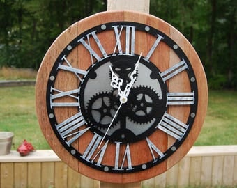 Pallet wood clock | Etsy