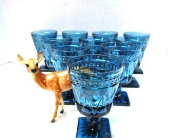 A Junque Gypsy Wagon Full of Really Cool VINTAGE by JunqueGypsy