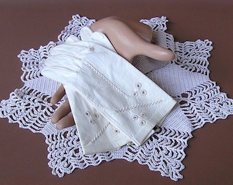 Fancy white gloves | Etsy