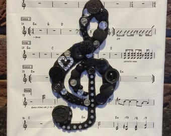 CROCHET PATTERN Treble Clef Musical Note Applique Detailed