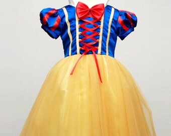 Snow white cape | Etsy