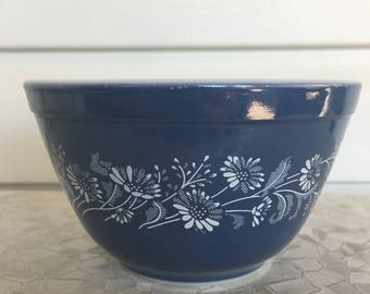 Pyrex mixing bowls | Etsy