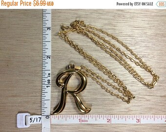 Letter r necklace | Etsy