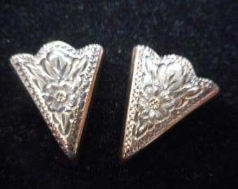 Triangle Collar Tips With Chain