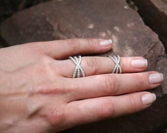 Wiener dog two finger ring