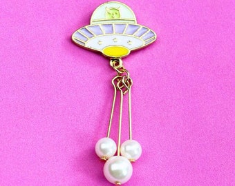 Alien pin | Etsy