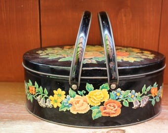 Vintage sewing tin | Etsy