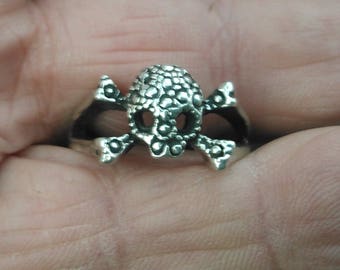 Skull and crossbones ring sterling silver personaliazed pirate