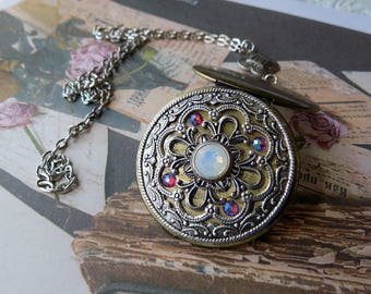 Victorian locket | Etsy