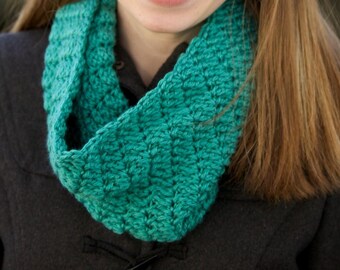 Keyhole Cowl crochet pdf pattern INSTANT DOWNLOAD