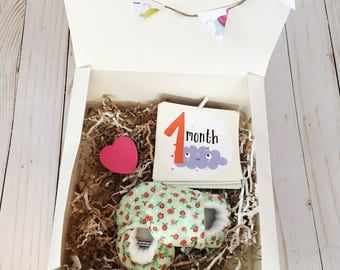 Baby shower gift box | Etsy