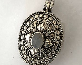 Moonstone locket | Etsy