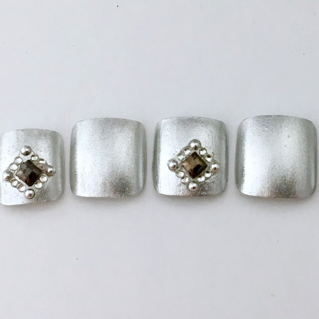 Handmade Designer Fake Nails from Girly To by NeverTooMuchGlitter