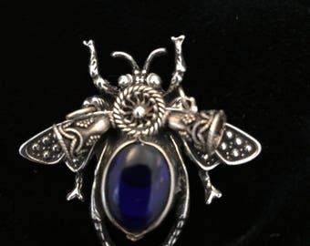 large brass BEE jewelry embellishment . 39mm x 42mm FF42b