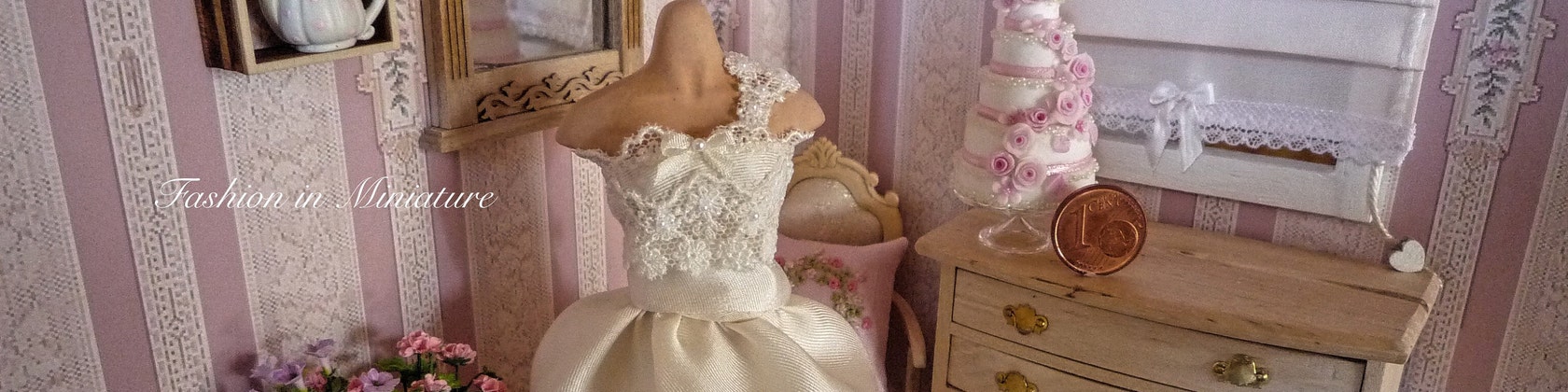 Dresses and accessories fashion in 1:12 scale by MiniatureFashion