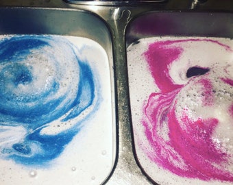 Items similar to Gender Reveal Diaper Cake and Lollipops on Etsy