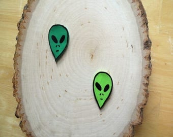 Alien pin | Etsy